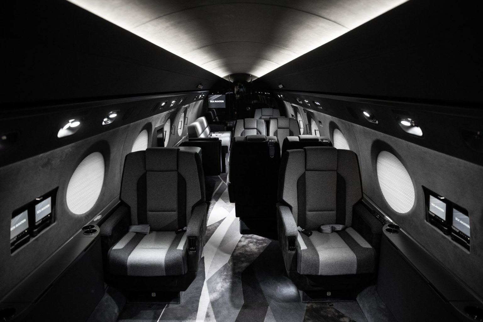 A "BLACK STAR" GULFSTREAM G450, OE-LSC. - M&R Associates
